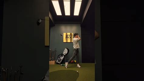 장타자들의 정확한 하체 움직임 드라이버스윙 골프 골프레슨 골프스윙 Youtube