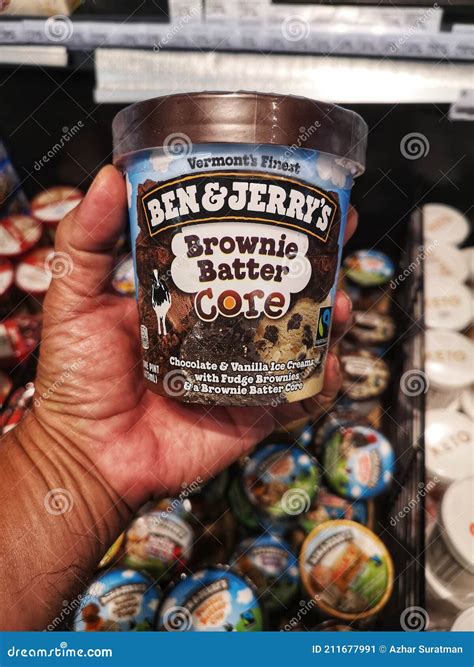 Subang Jaya Malaysia 20 February 2021 Hand Hold A Ben And Jerrys