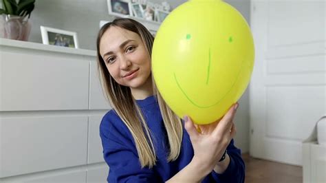 18200 Girls Making Out With Girls Stock Videos And Royalty Free