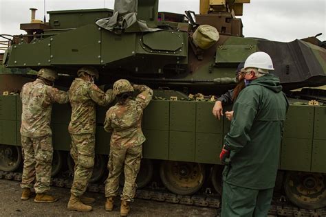 First U S Army Abrams Tank Spotted With Modern Protection Systems