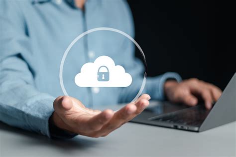 클라우드 기업 파일 공유 인터넷 클라우드 기술로 정보 교환 암호화된 컴퓨터 보안 백업 디지털 문서 전송 기술 가상현실에 대한 스톡 사진 및 기타 이미지 Istock