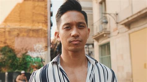 9 Signs A Person Has A Huge Ego Even Though They Try To Hide It Yourtango