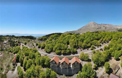 Bujtina Sofra E Malësorit Razëm Malësia E Madhe