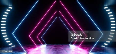 네온 어두운 그런 지 콘크리트 배경 아스팔트 착시 형광 보라색 파란색 활기찬 빛나는 빈 공간 공상 과학 Fi 미래 우주선 무대