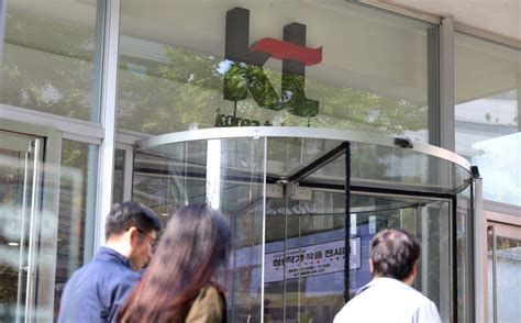 구조조정 여파 Kt 영업익 8095억…전년대비 51 감소