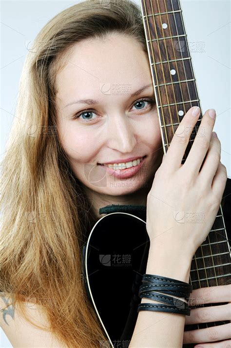 吉他 女孩 舒服 垂直画幅 女人 艺术家 噪声 时尚 乐器