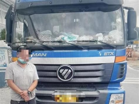 乡城县公安局交巡警大队查处严重道路交通违法行为