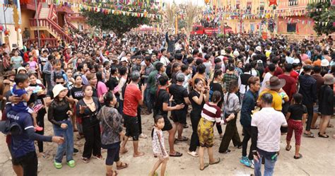 ថ្ងៃចូលឆ្នាំថ្ងៃទី២ ខេត្តកំពង់ចាមមានភ្ញៀវទេសចរណ៍ជាតិ និងអន្តរជាតិ ប្រមាណជាងកន្លះលាននាក់