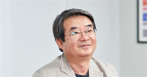 절필 선언 후 첫 시집 안도현 작고 느린 것들의 가치 쓸 것