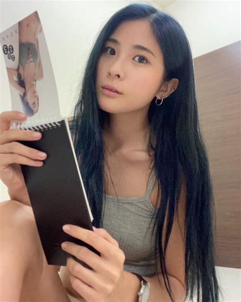 人妻丁丁 On Twitter 2023座曆 想要購買的朋友請私訊我哦 人妻丁丁 清楚系女子 写真 綺麗 美女図鑑 Pretty 網美 Asiangirls Taiwan