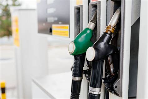 Цены на топливо на американских бензоколонках бьют рекорды Российская газета