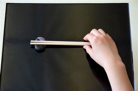 일본류 젓가락 사용법 일본 요리를 먹을 때의 젓가락 매너와 예의범절 ｜ Goodie Foodie Japan