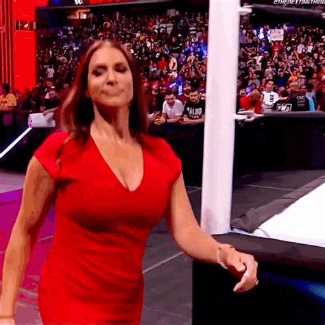 Stephanie Mcmahon Wink  Stephanie Mcmahon Wink Winks Leri