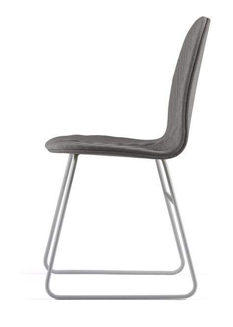 Mannequin A Chair With Customizable Options