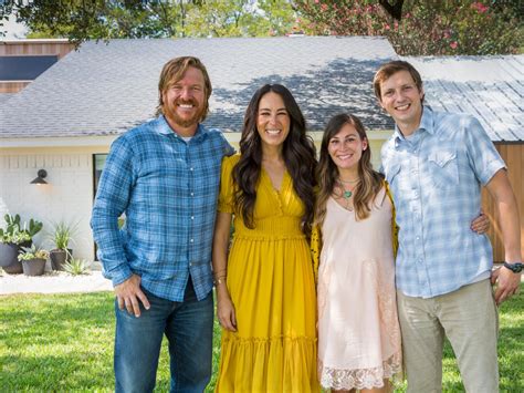 Chip And Joanna Gaines Are Pregnant Hgtvs Fixer Upper With Chip And
