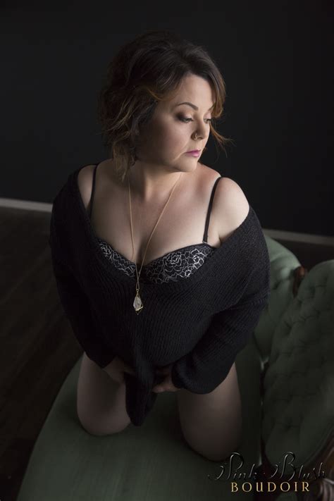 Curvy Boudoir Photos Edmonton Boudoir Photographer — Boudoir