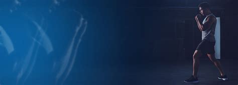 운동 모형 및 체육관에서 복싱 운동 헌신 및 훈련을 위한 남자 정보 공간 체력 및 강력한 운동 선수 격투 파워 도전 권투 선수