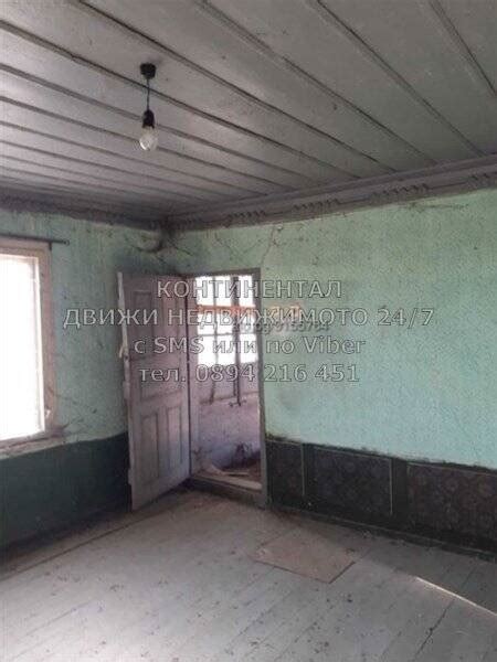 Богданица Стара едноетажна къща 100м2 с двор 1дка с двоен гараж Едноетажна къща 100 кв м РЗП