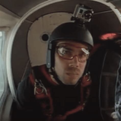 Saltó Desde Un Avión Pero Olvidó Ponerse El Paracaídas Estas Fueron