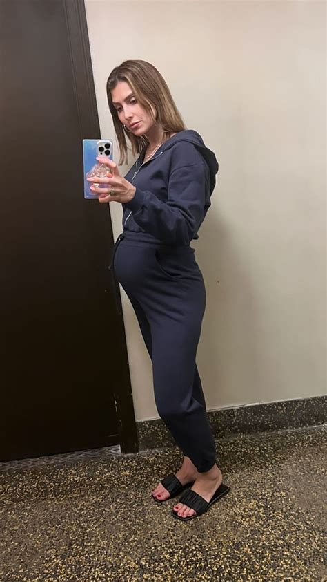 Hilaria Baldwins Feet
