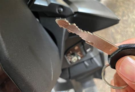 Kenali Masalah Yang Sering Terjadi Pada Kunci Kontak Sepeda Motor