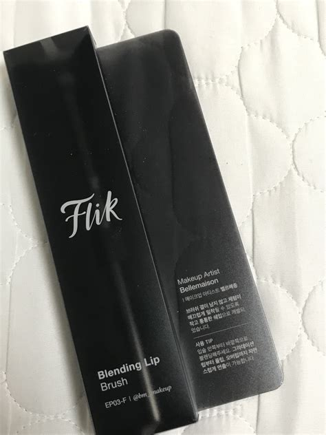 체험단 리뷰 피부에 닿을땐 굉장히 부드러운 느낌이지만 손으로 브러쉬를 만져보았을땐 탄