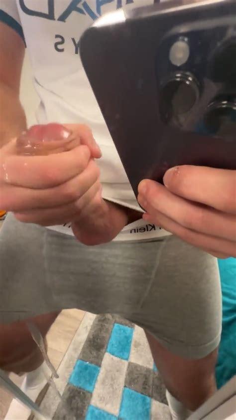19 Yo Str8 Football Player Cums On The Mirror
