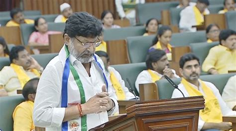 వైఎస్సార్‌సీపీ ఎమ్మెల్యేల ప్రమాణ స్వీకారం అసెంబ్లీ ఛాంబర్‌లో జగన్‌తో భేటీ ఫొటోలు Ysrcp