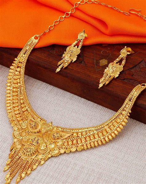 Gold Necklaces Designs For Women With Price