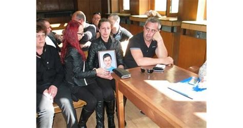 Майката на прегазения Петьо По малкото ни дете пита постоянно къде е бате