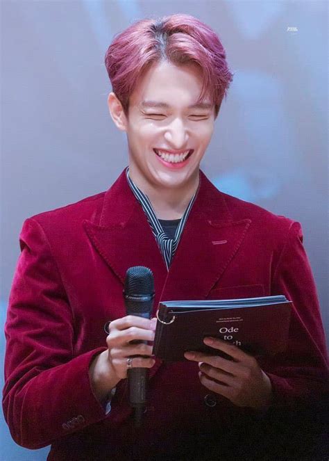 Сахиусан тэнгэр шиг чөтгөр шүү дээ😇😈Уг нь стилист нар нь сахиусан тэнгэр шиг өхөөрдөм үсний