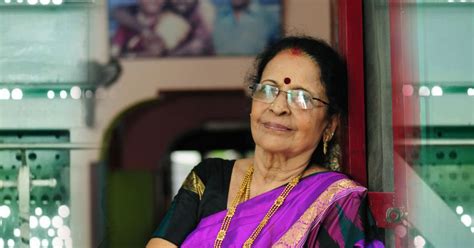 நடிகை சிலுக்கின் இடுப்பை கிள்ளிய நடன இயக்குனர்…என்ன நடந்துச்சு தெரியுமா Cinereporters