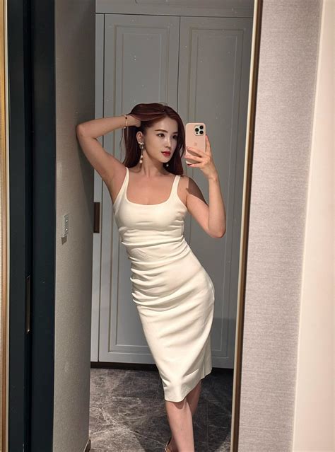 Мино Бидэнд мөнх юм шиг хайрлах зовох мөрөөдөх утга учрыг хайх цаг хугацаа бий Харин