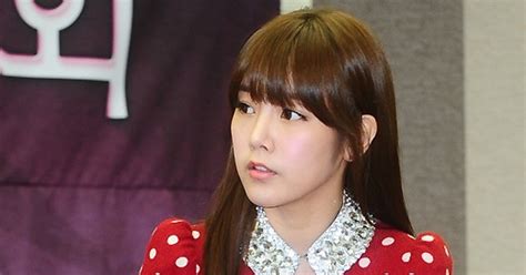 [t포토] 티아라 소연 복고풍 땡땡이 원피스