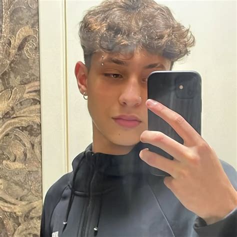 JM Joaoestefan On Threads