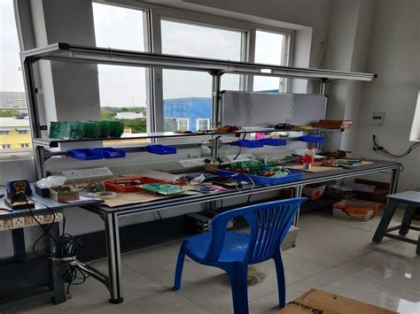 Aluminium Extrusion Electronic Assembly Work Bench Size 8x25x6