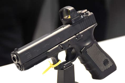 Glock Gen 4 17 Militaryfieldjacket3