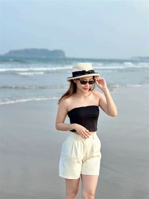 Hall Of Fame သူမရဲ့ ကမ်းခြေရောက် အလှ ဓါတ်ပုံများကို