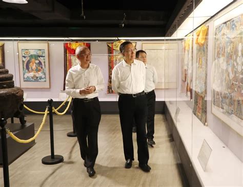 教育部党组成员，副部长田学军一行来馆考察调研资讯南昌市中国工艺美术大师博物馆