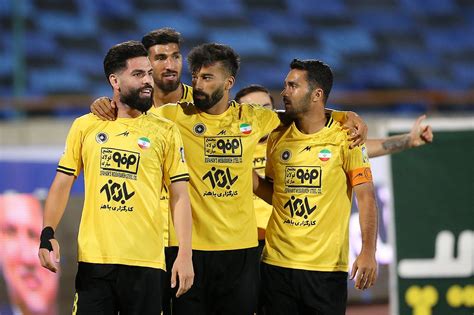 اضافه شدن رامین رضاییان به تمرین سپاهان طرفداری