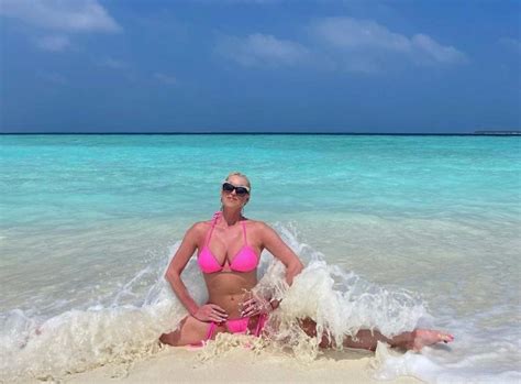 Создать мем настя волочкова на мальдивах анастасия волочкова волочкова мальдивы Картинки