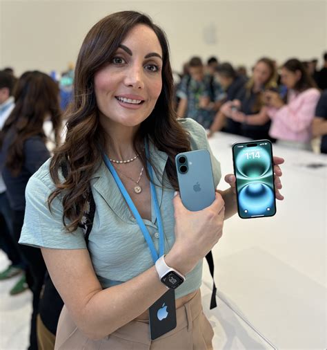 A Bright Pink Iphone Yes Please Hands On With Apple S Latest Iphones