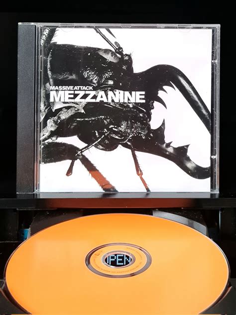 Massive Attack: Mezzanine Vinyl 2LP —, 43% OFF
