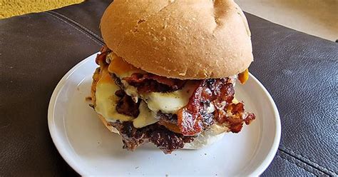 Here We Go Again 2 X 6oz Patties With 8 Rashers Of Smoked Streaky