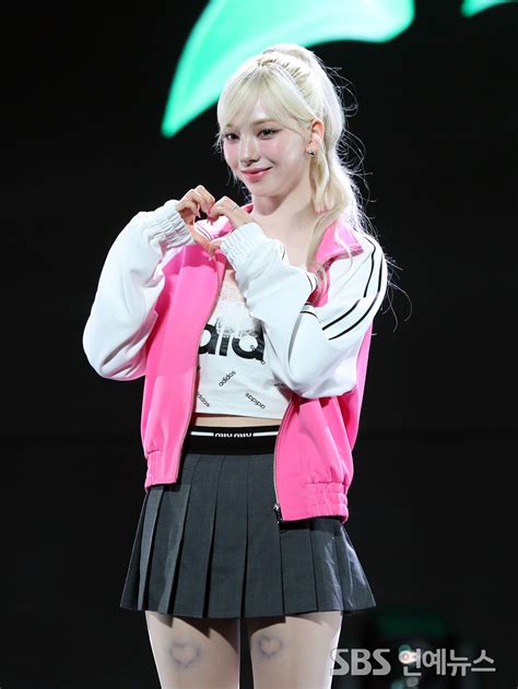 [e포토] 에스파 카리나 사랑스러운 금발의 미녀