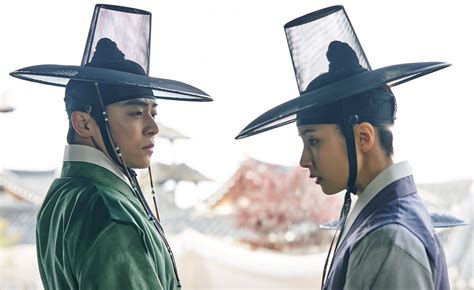 Netflix K Drama Captivating The King Jo Jung Suk Shin Se Kyung In
