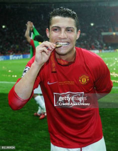 Uefa Champions League 2008 Final Photos And Premium High Res Pictures Getty Images