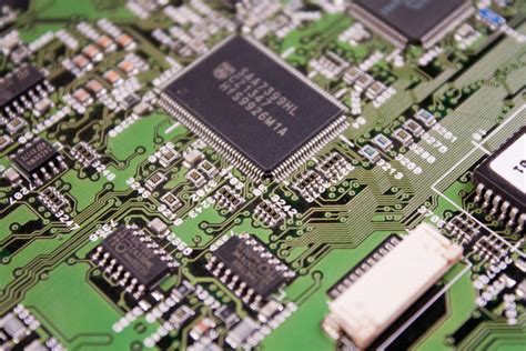 Open Source Desktop Applications Operating Systems Layered Systems