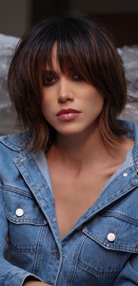 50 Best Short Hair With Bangs Shaggy Layered Bob With Highlights