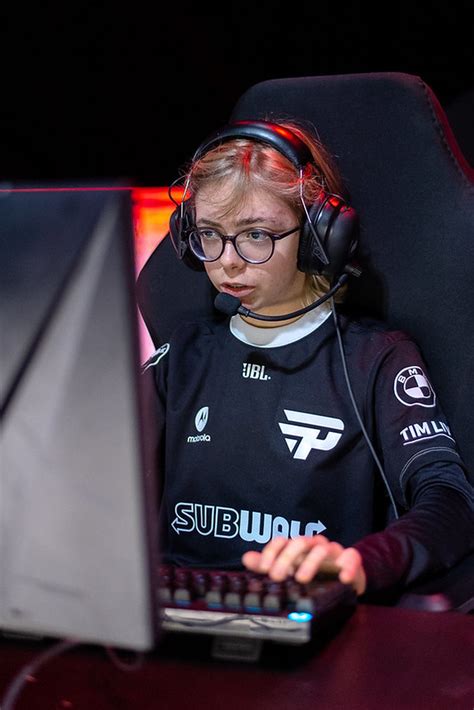 Dia Das Mulheres Com Múltiplos Talentos Luma Chegou Ao Topo Do Lol No
